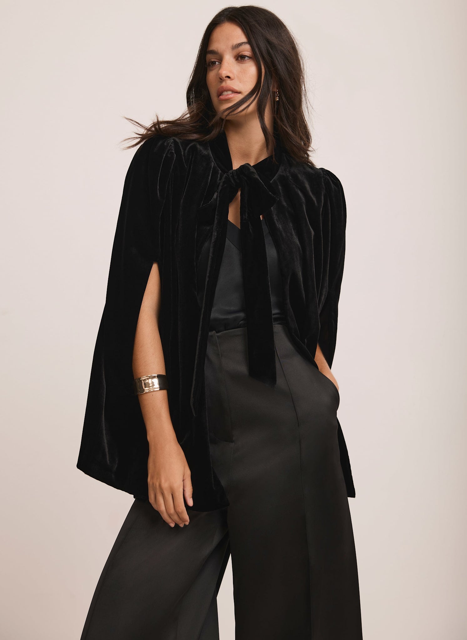 Black Velvet Cape – Mint Velvet