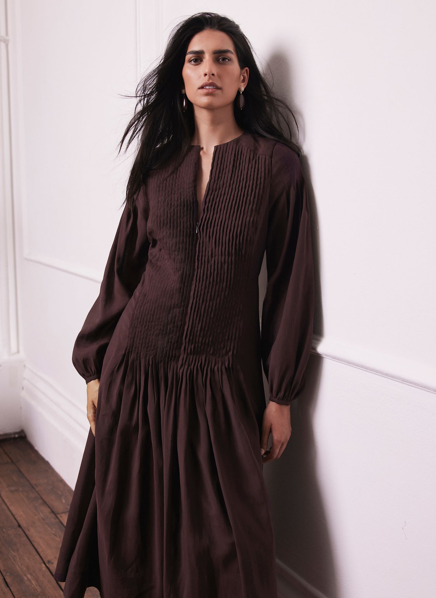 Burgundy Pintuck Maxi Dress – Mint Velvet